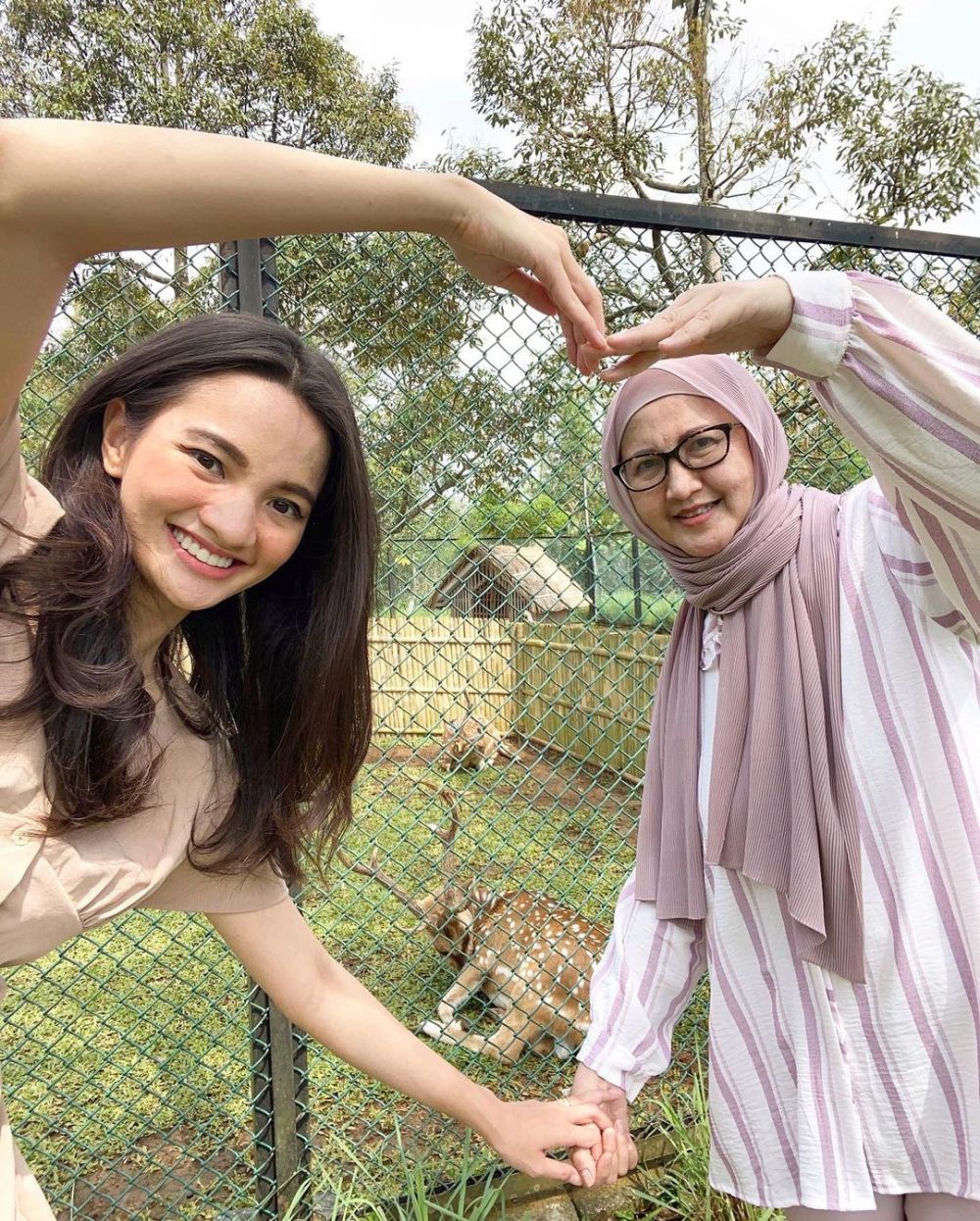 Potret Kenangan Sabrina Anggraini dan Sang Ibu