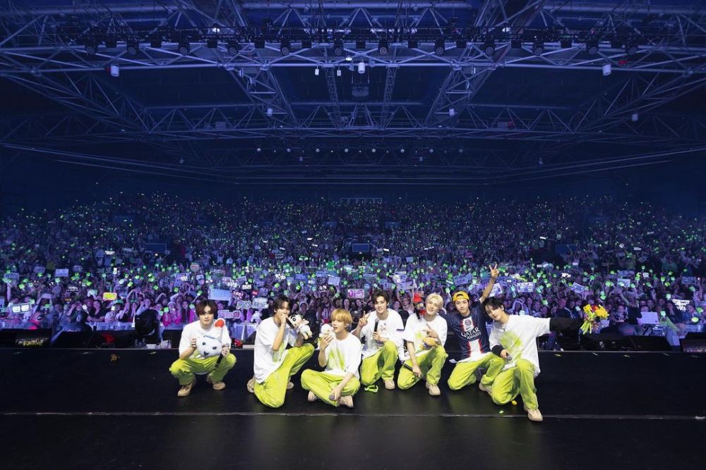 9 Momen Seru NCT Dream di Paris, Jalan-Jalan hingga 'Rover' 9 Momen Seru NCT Dream di Paris, Jalan-Jalan hingga 'Rover'