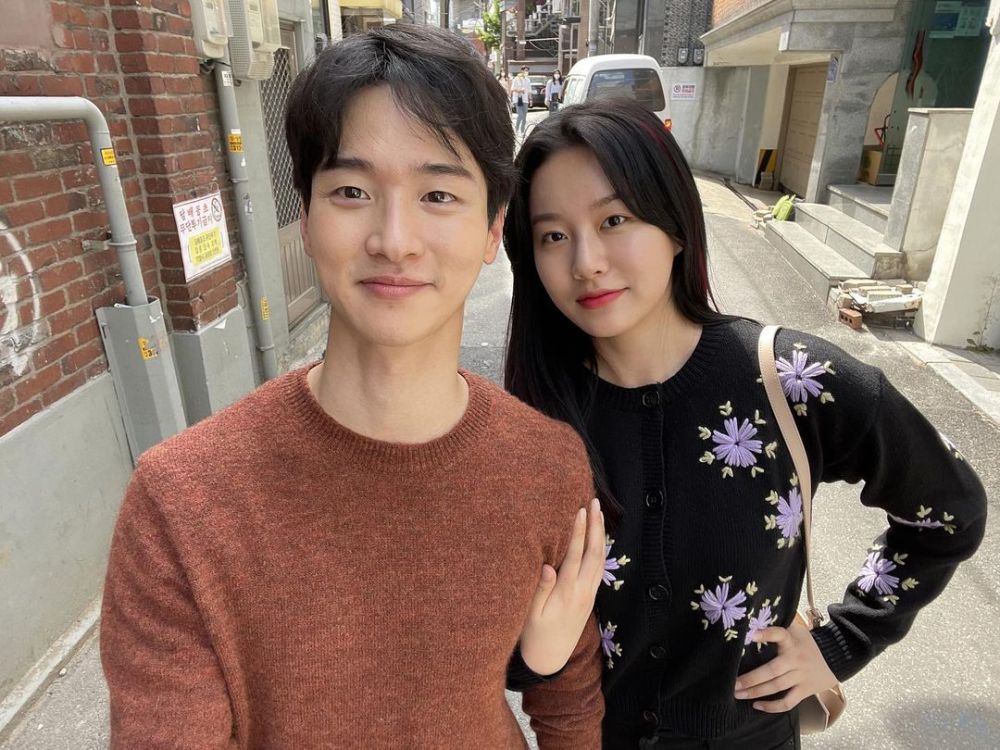 Jang Dong Yoon-Park Yoo Na sebagai Kekasih di Film Long D