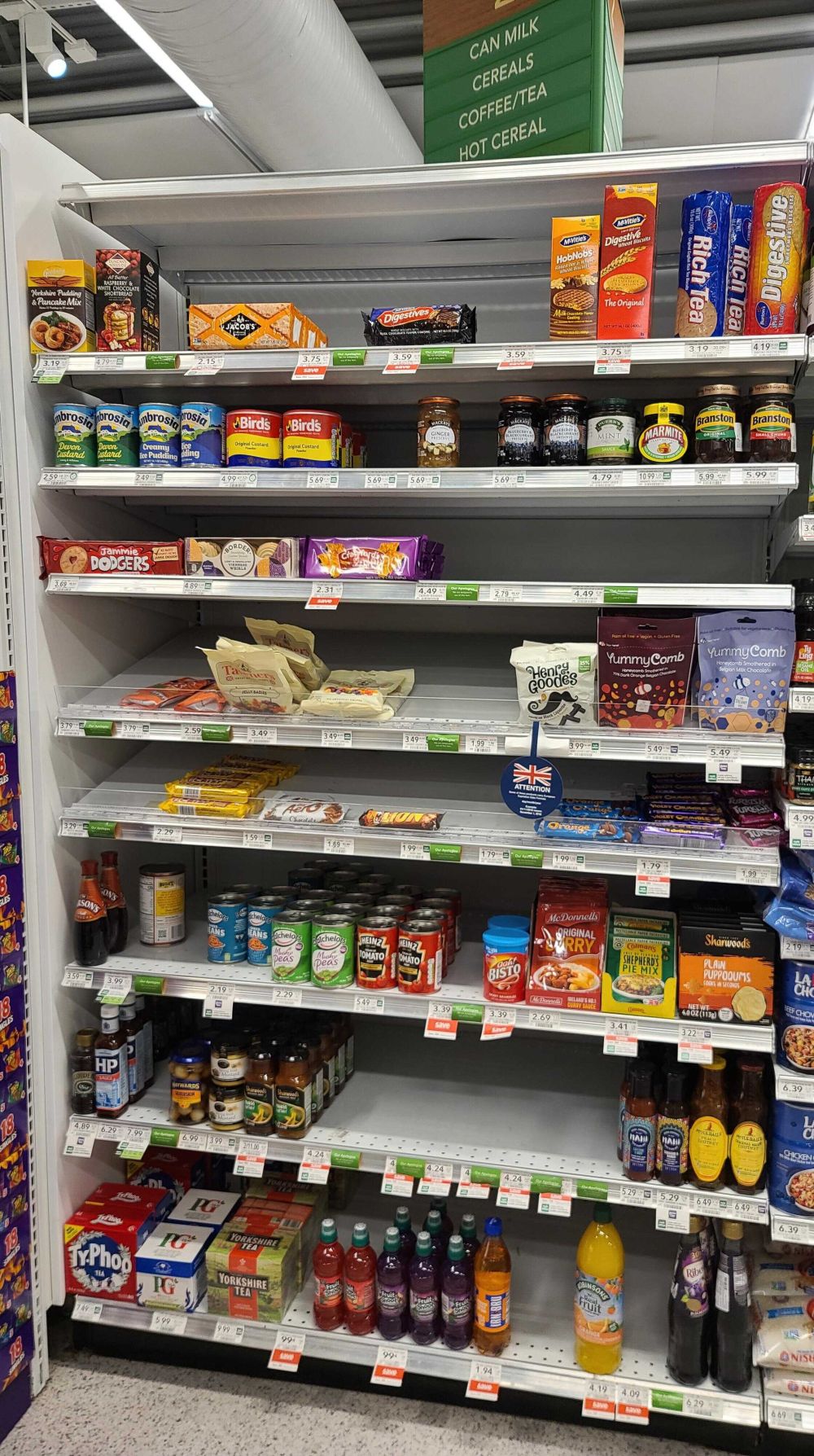 10 Potret Rak Spesifikasi Produk Paling Unik di Minimarket