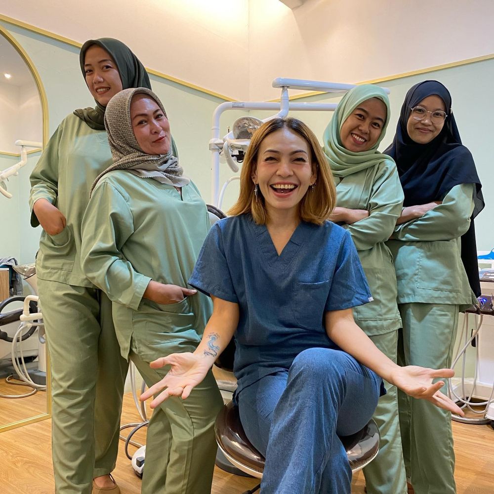 10 Potret Icha AFI yang Kini Jadi Dokter Gigi
