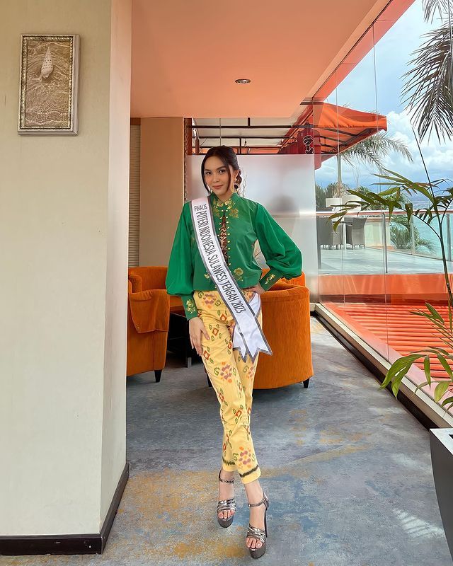 9 Potret Puteri Indonesia Sulteng 2023 Daniella Claudia