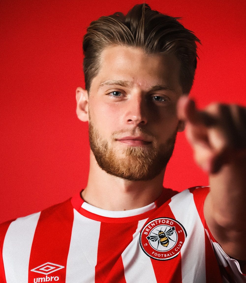 10 Potret Mathias Jensen, Gelandang Brentford asal Denmark