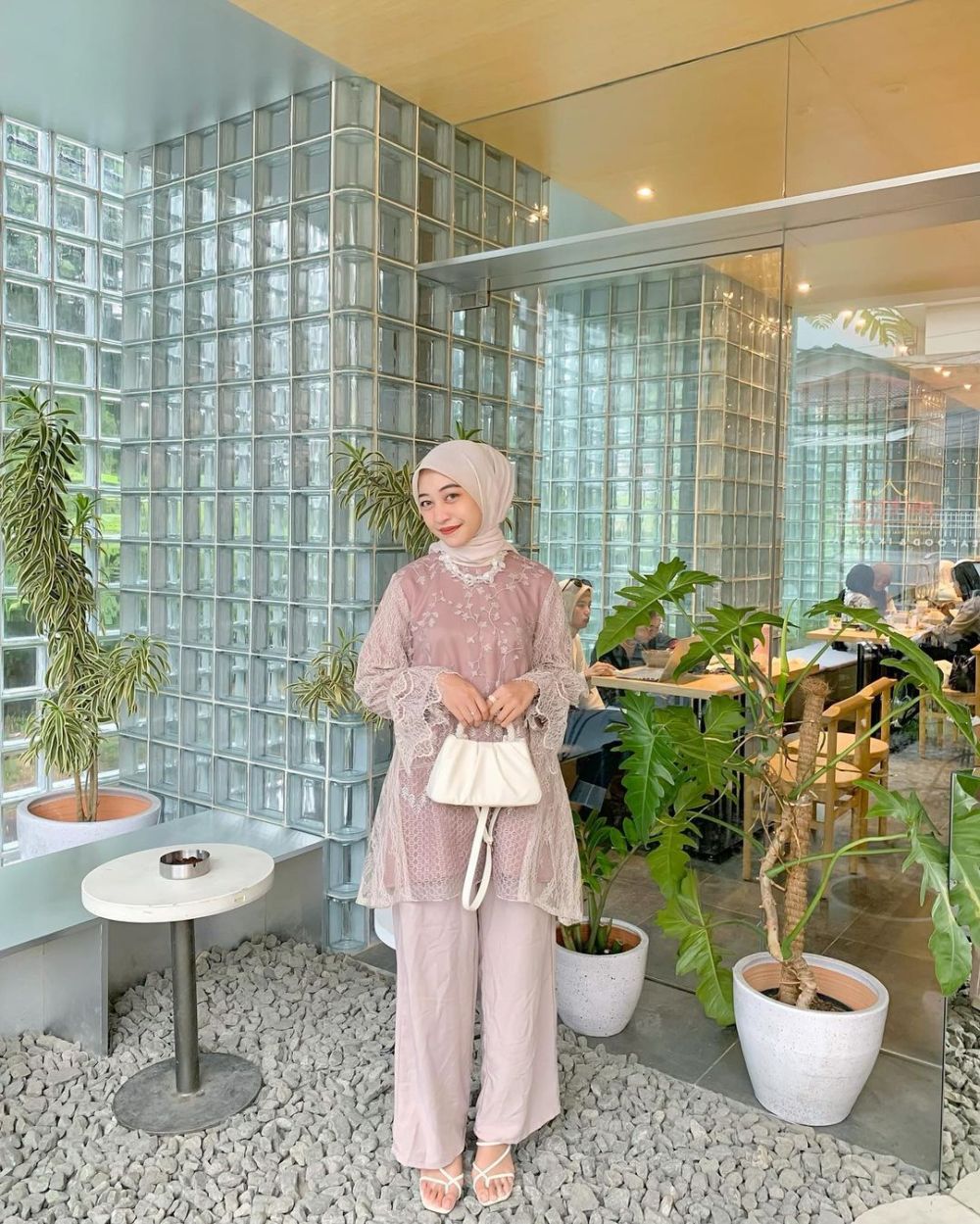 10 Ide Outfit Lebaran Hari Kedua, Simpel dan Gampang