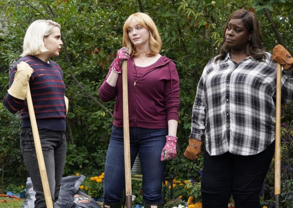 5 Alasan Kamu Harus Nonton Good Girls, Badass Abis!