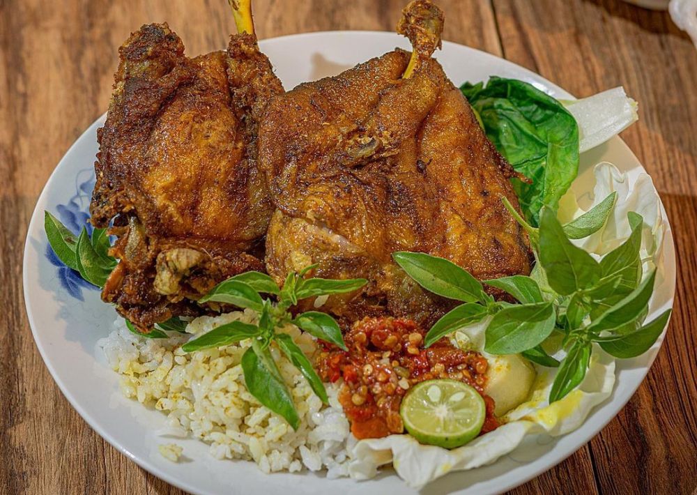 5 Warung Bebek Goreng di Surabaya, Rempahnya Berasa!