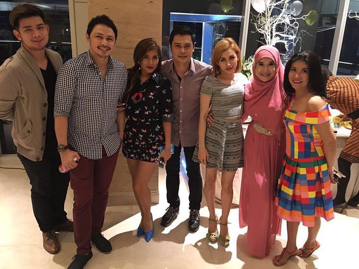 Berpulang 10 Kenangan Iqbal Pakula Dan Istri Jarang Disorot