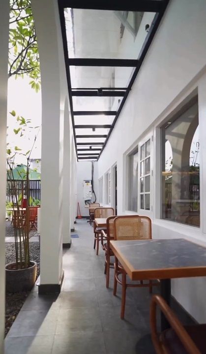 9 Potret Mewah Restoran Baru Mama Rieta, Baru Grand Opening!