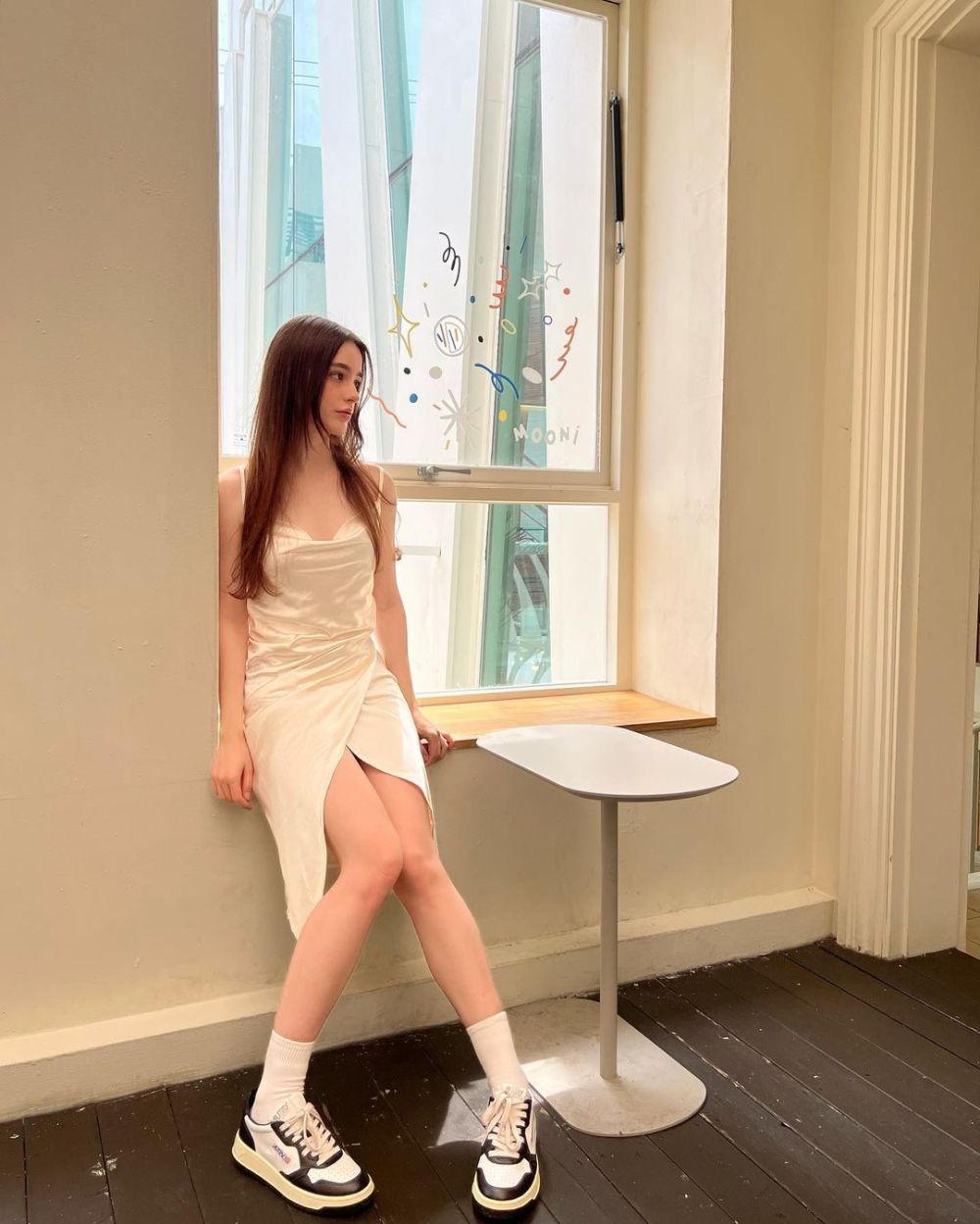Inspirasi Outfit Feminin Dasha Taran Cocok Buat Nge Date