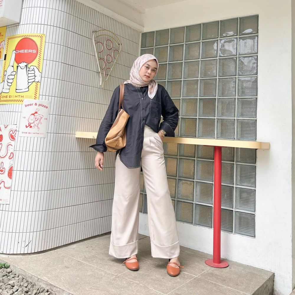OOTD Hijab dengan Kemeja Oversize ala Adzara Afifah