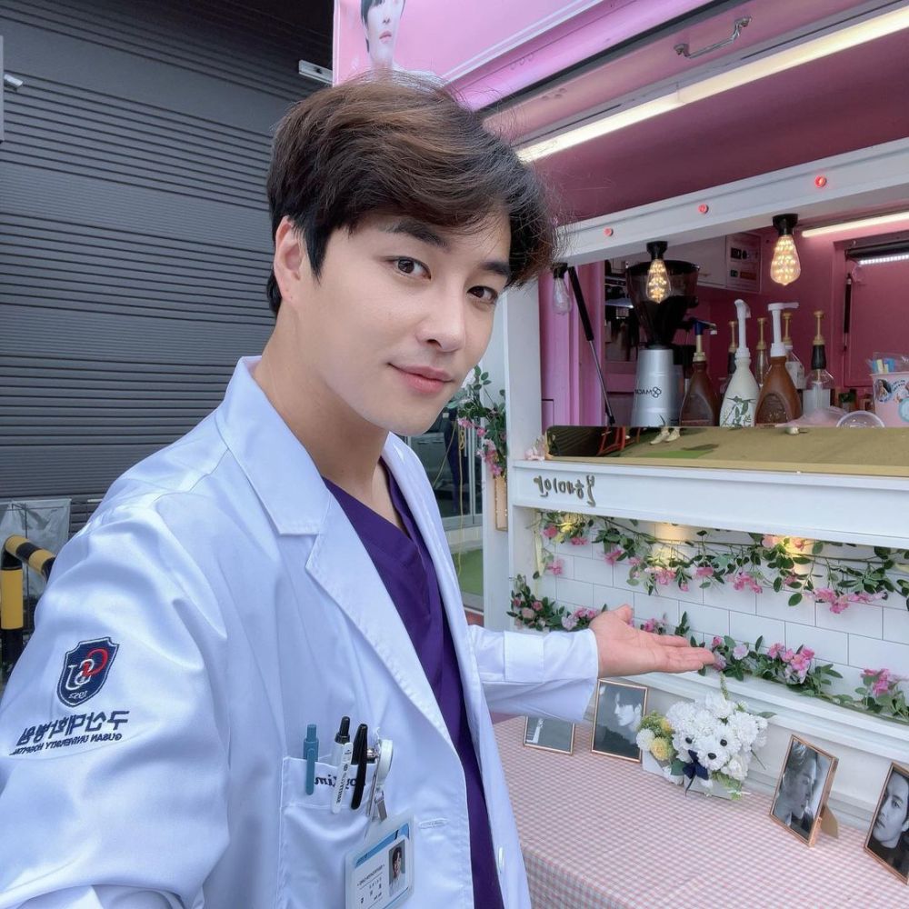 9 Fakta Peran Min Woo Hyuk di Drakor Doctor Cha