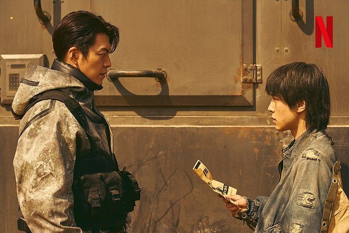 Yoon Sa Wol di Drakor Black Knight dengan Versi Webtoon