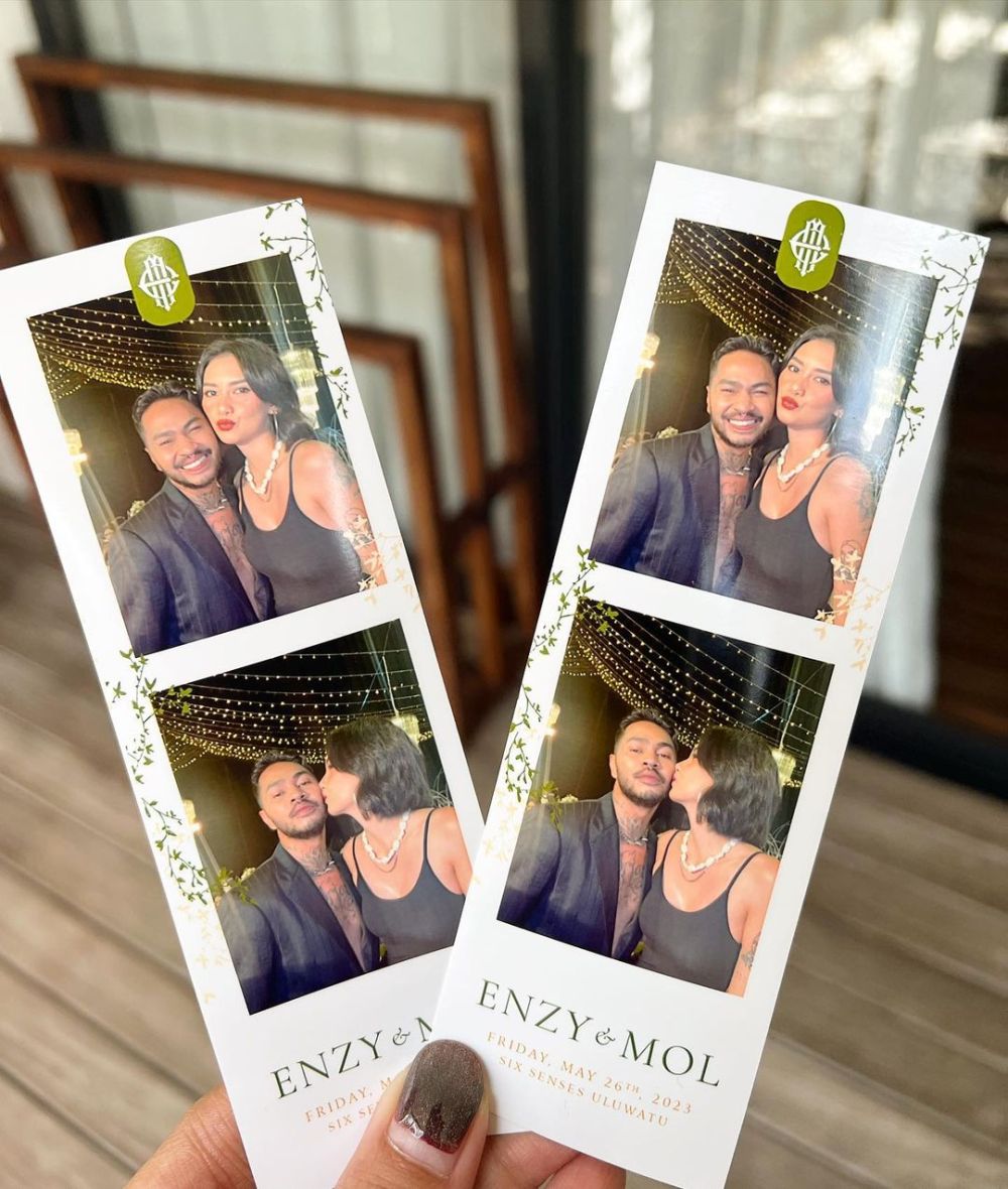 Onad Leonardo Hadir di Resepsi Enzy-Molen, Mesra Sama Istri