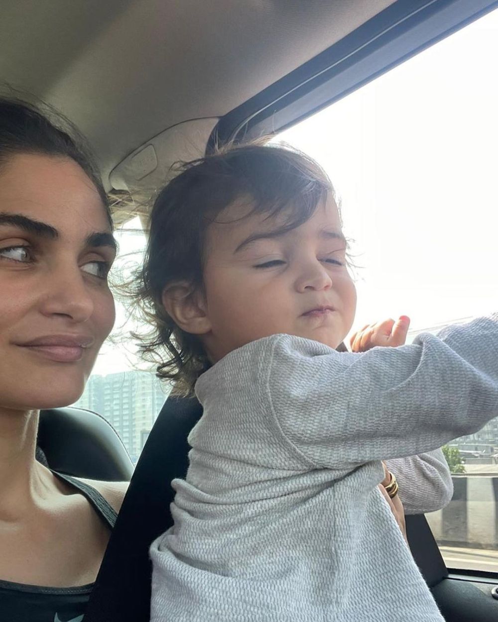 9 Potret Arik, Putra Arjun Rampal, yang Akan Jadi Kakak