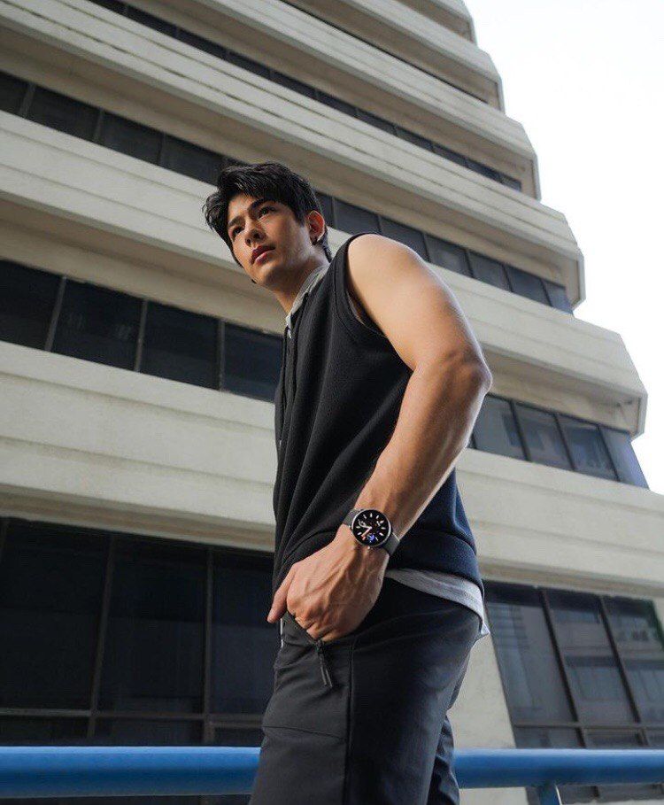 12 Ide Padu Padan Outfit Gaya Sporty ala Luke Voyage 12 Ide Padu Padan Outfit Gaya Sporty ala Luke Voyage