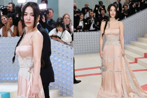 10 Momen Song Hye Kyo Tampil di Red Carpet Met Gala 2023
