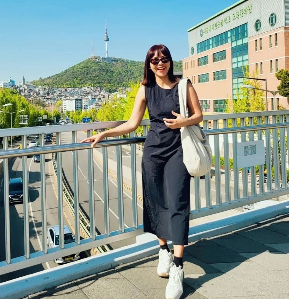10 Ide Outfit Kekinian ala Yannie Kim yang Chic Abis