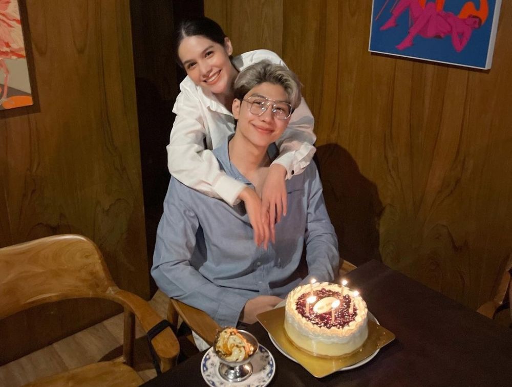 8 Potret Mesra Mond Tanutchai dan Baitoey Punnisa