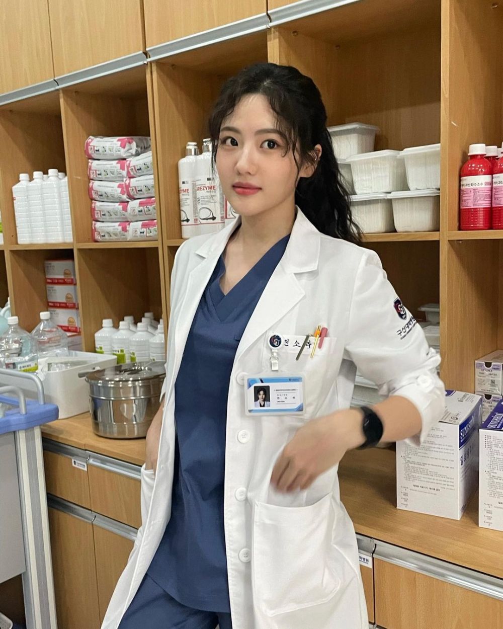 Ternyata Idol, 9 Fakta Jo Aram si Senior Galak di Doctor Cha