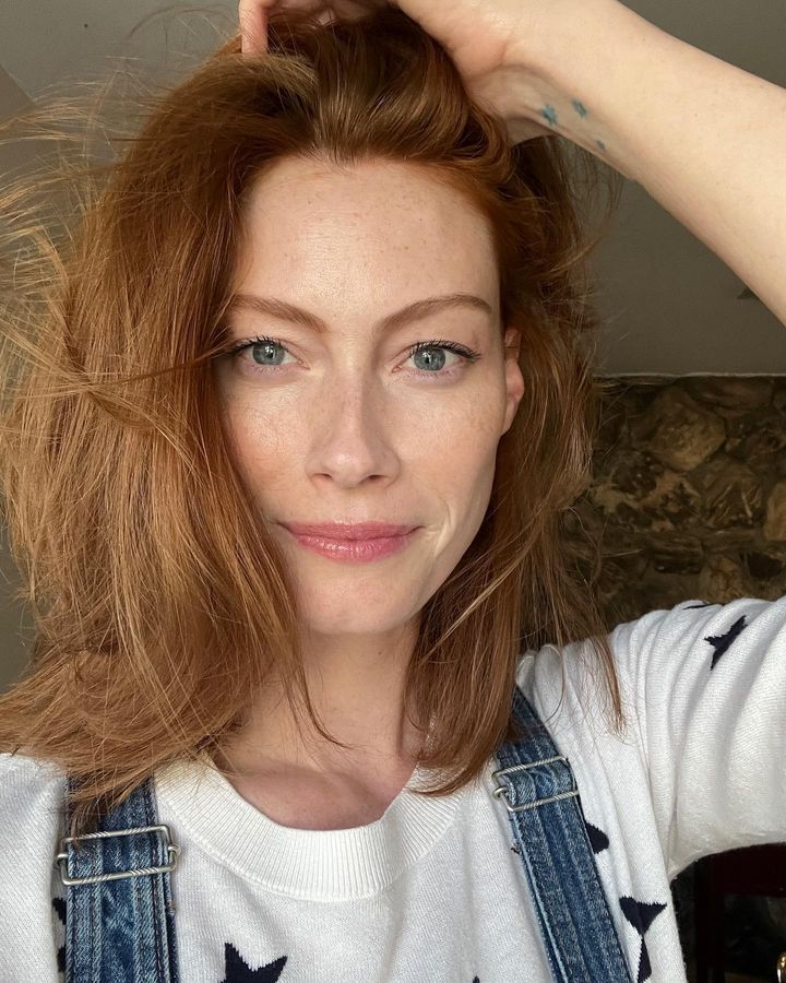 Kesurupan di Evil Dead Rise, 10 Pesona Alyssa Sutherland