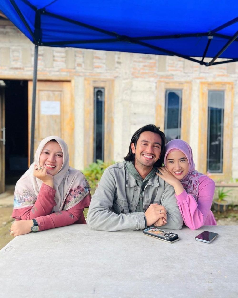 7 Potret Omar Daniel di Balik Layar Film Hati Suhita