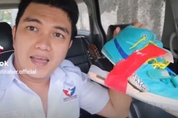 Aldi Taher Sol Sepatu yang Jebol saat Konser