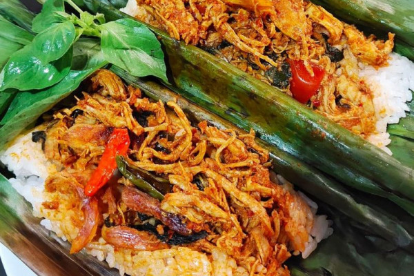 Resep Nasi Bakar Ayam Suwir Kemangi Yang Nikmatnya Juara