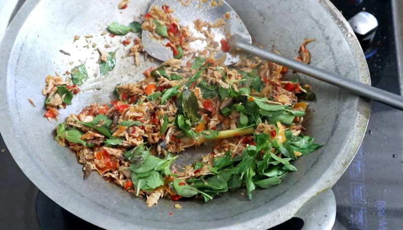 Resep Ikan Tongkol Suwir Pedas Untuk Menu Makan Siang
