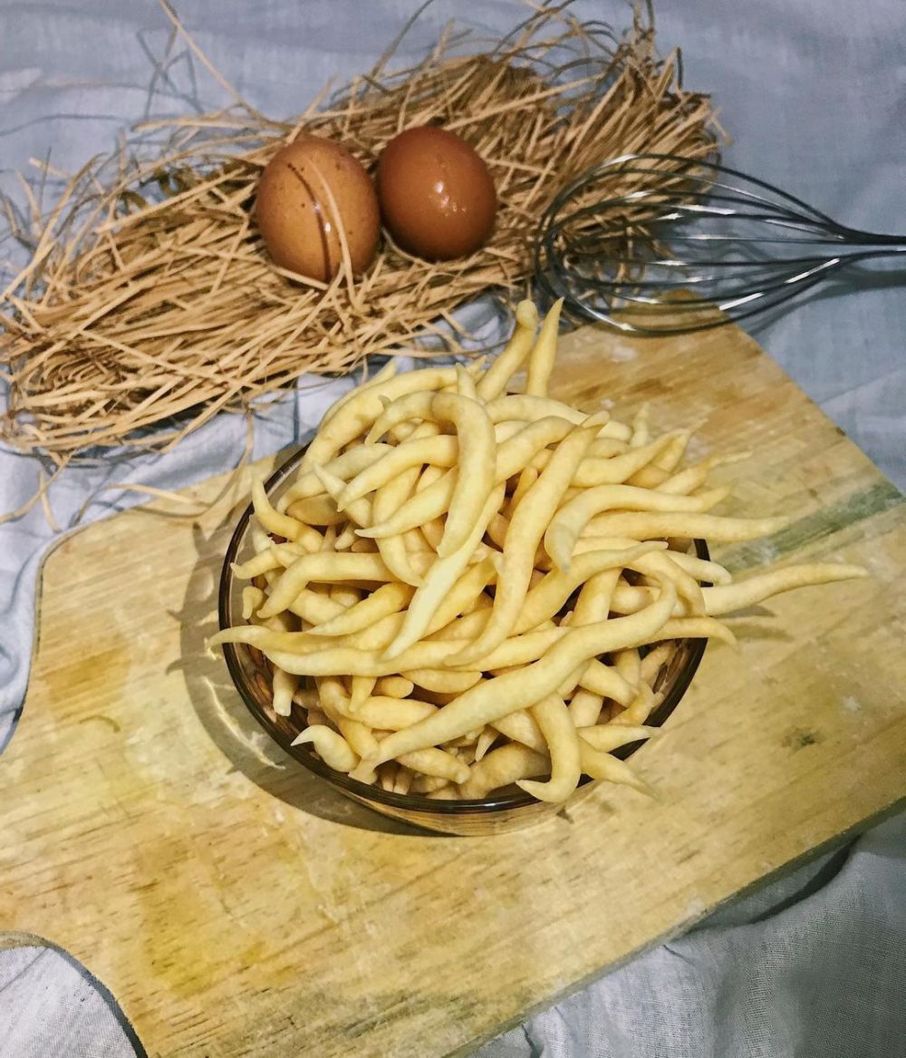 4 Tips Bikin Kue Telur Gabus Keju yang Renyah dan Gak Hancur