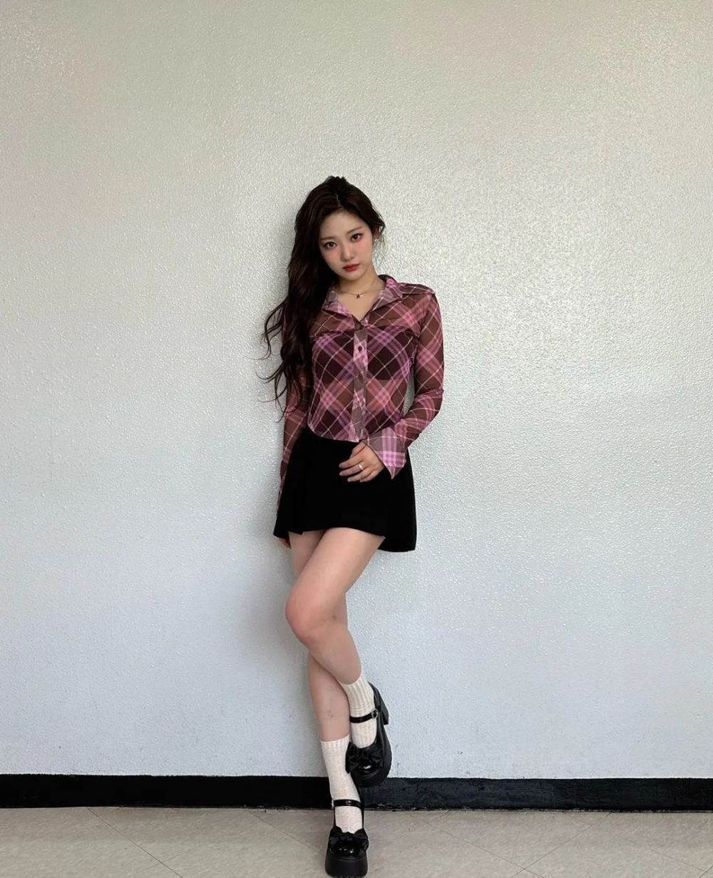 9 Ide Outfit Pink ala Ningning AESPA, Kekinian dan Stylish!