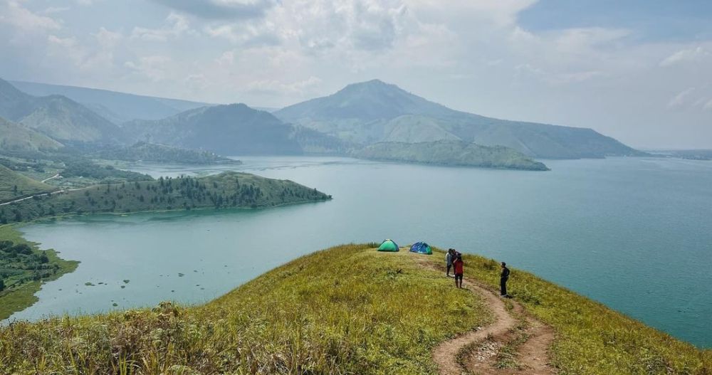 Wisata Bukit Holbung Samosir: Lokasi, Rute, dan Tips Liburan