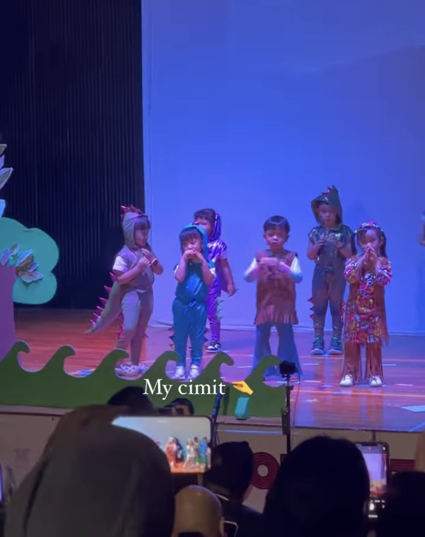 10 Momen Chava Anak Rachel Vennya Tampil di Pentas Seni