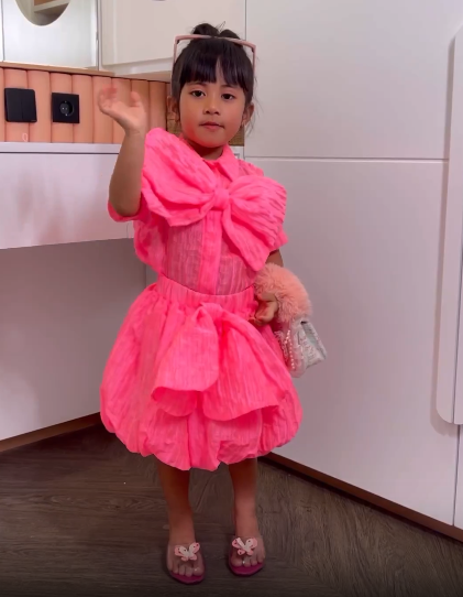 Momen Chava Join Tren Barbie, Bak Content Creator Cilik!