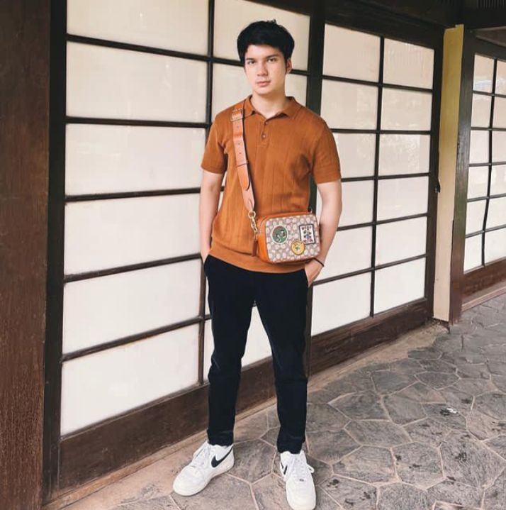 10 Ide Gaya Kasual ala Endy Arfian, Kekinian Banget!