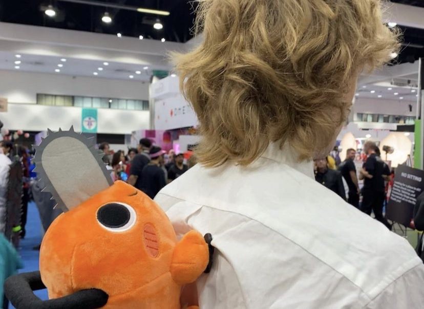 7 Potret Cinta Kuya Cosplay Anime sama Cowok Bule, Pacarnya?