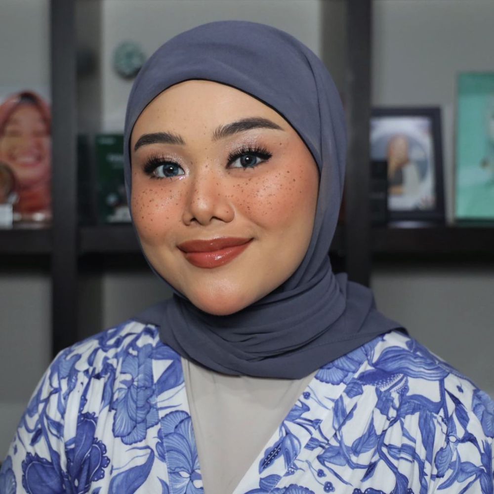 9 Inspirasi Makeup Ala Fatya Biya Bold Hingga Flawless