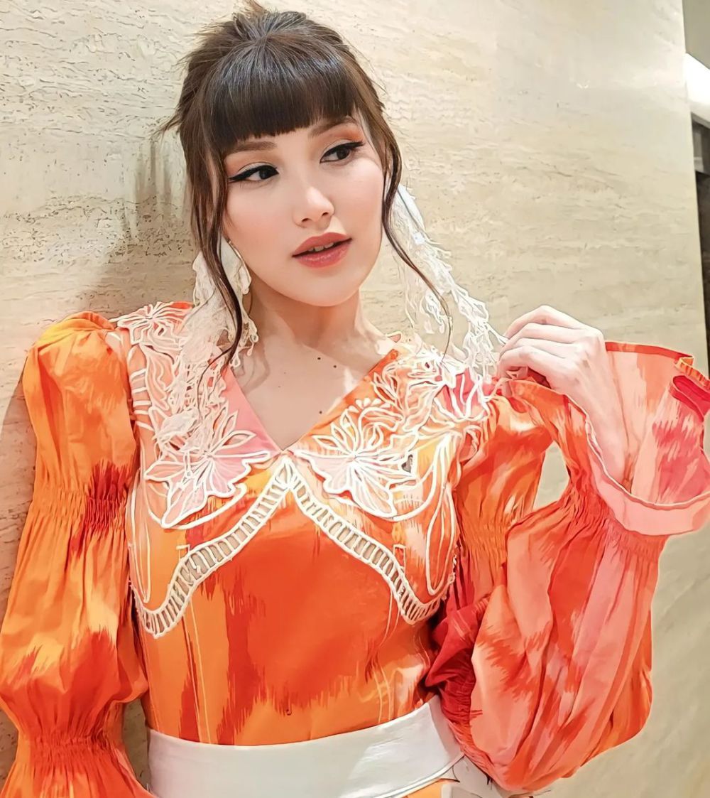 10 Inspirasi Hair Do ala Ayu Ting-Ting, Unik bak Idol KPop 10 Inspirasi Hair Do ala Ayu Ting-Ting, Unik bak Idol KPop