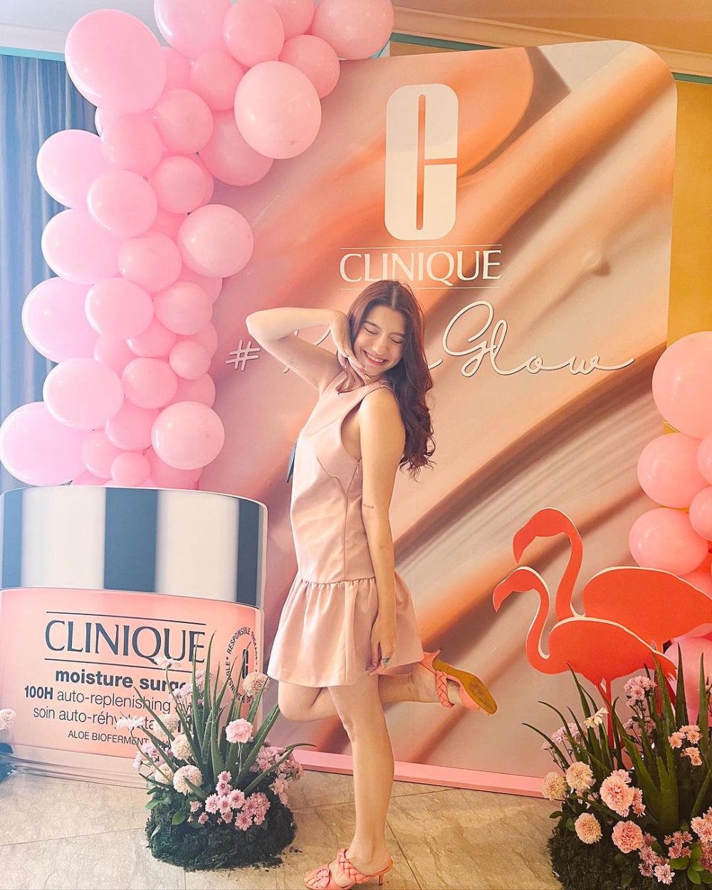 9 Inspirasi Pink Barbie Outfit Ala Artis Sukses Curi Atensi