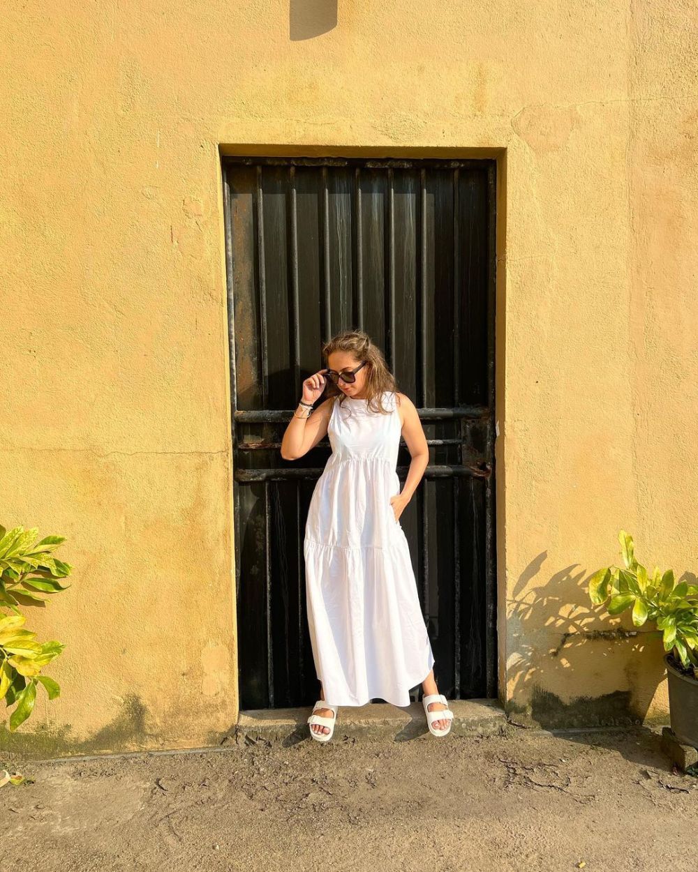 9 Inspirasi Busana Dress ala Lavina Tandon, Eye Catching!