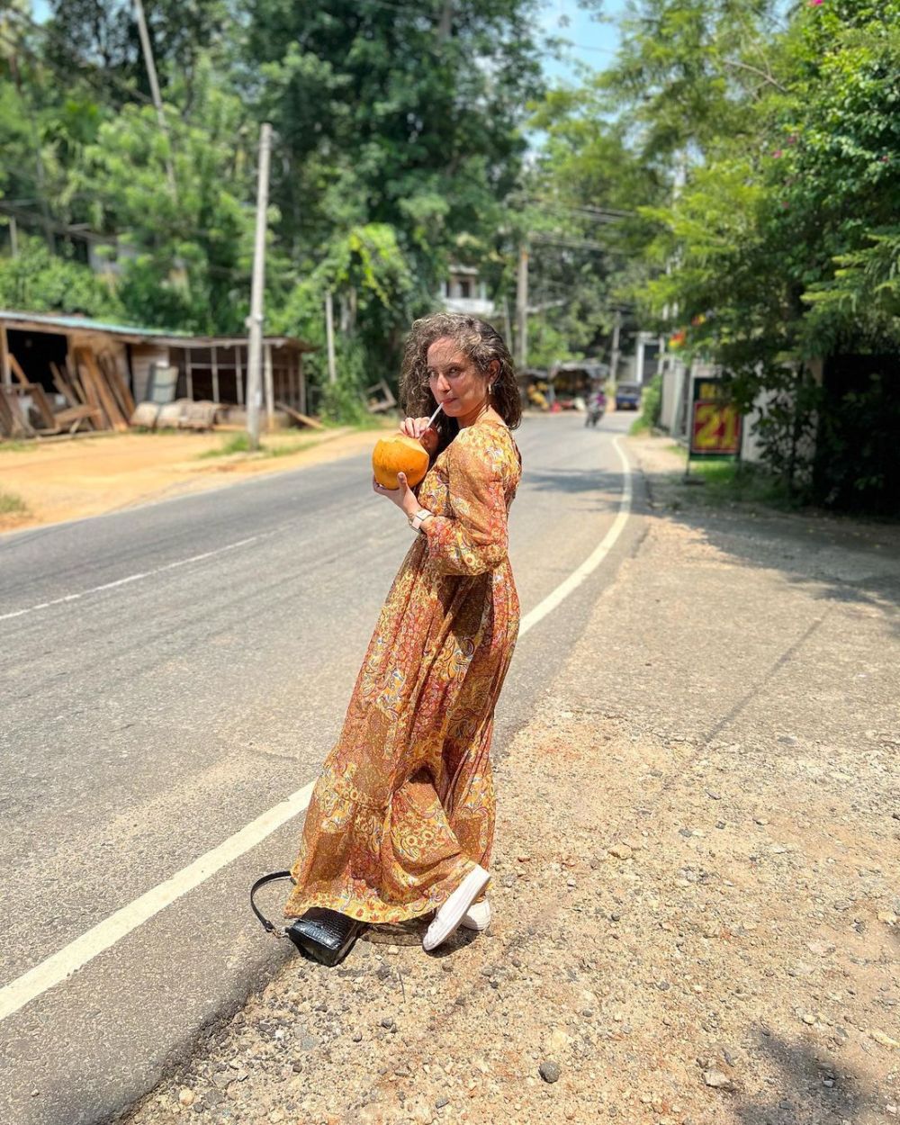 9 Inspirasi Busana Dress ala Lavina Tandon, Eye Catching!