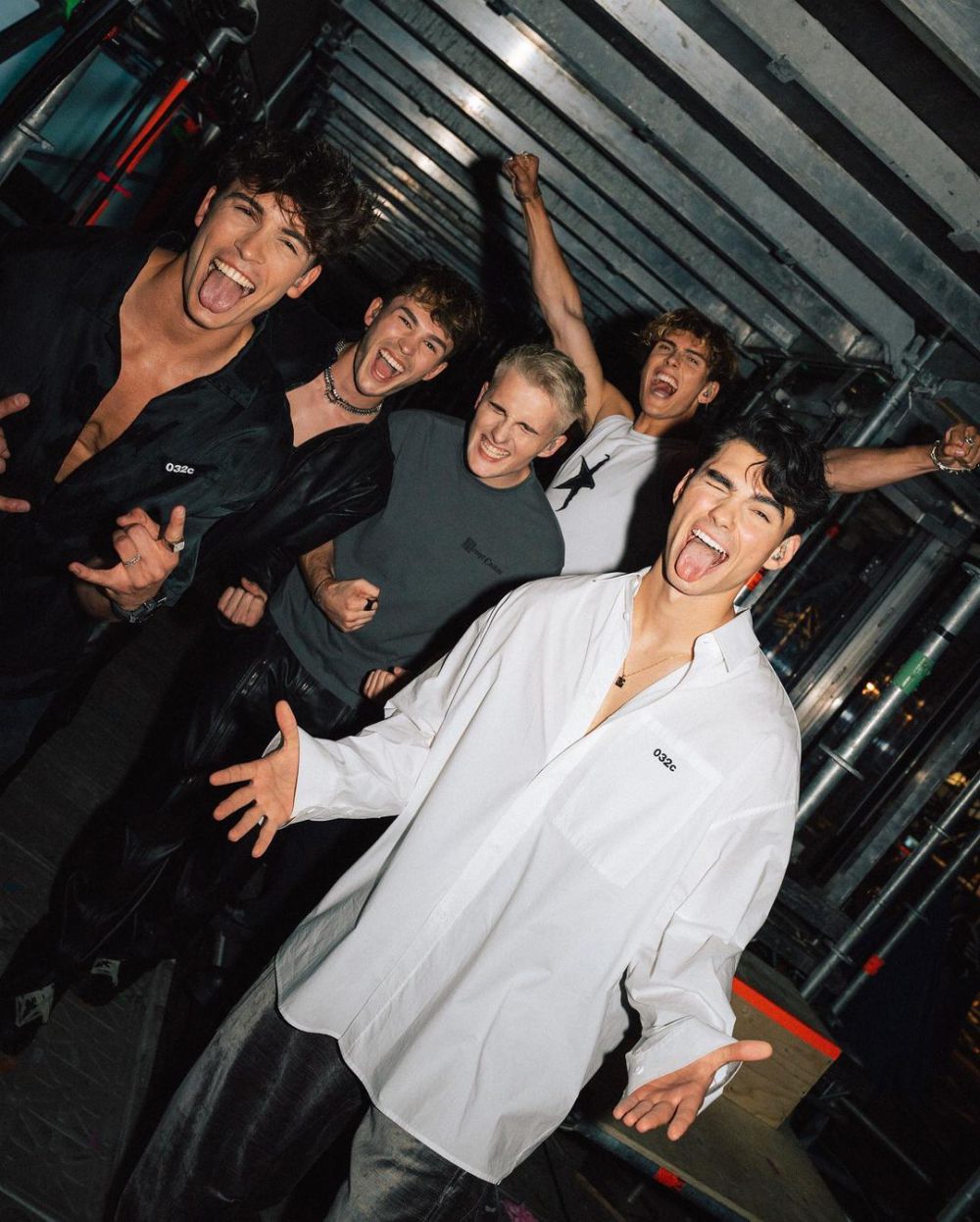 9 Potret Elevator Boys, Geng TikToker Debut Jadi Boyband