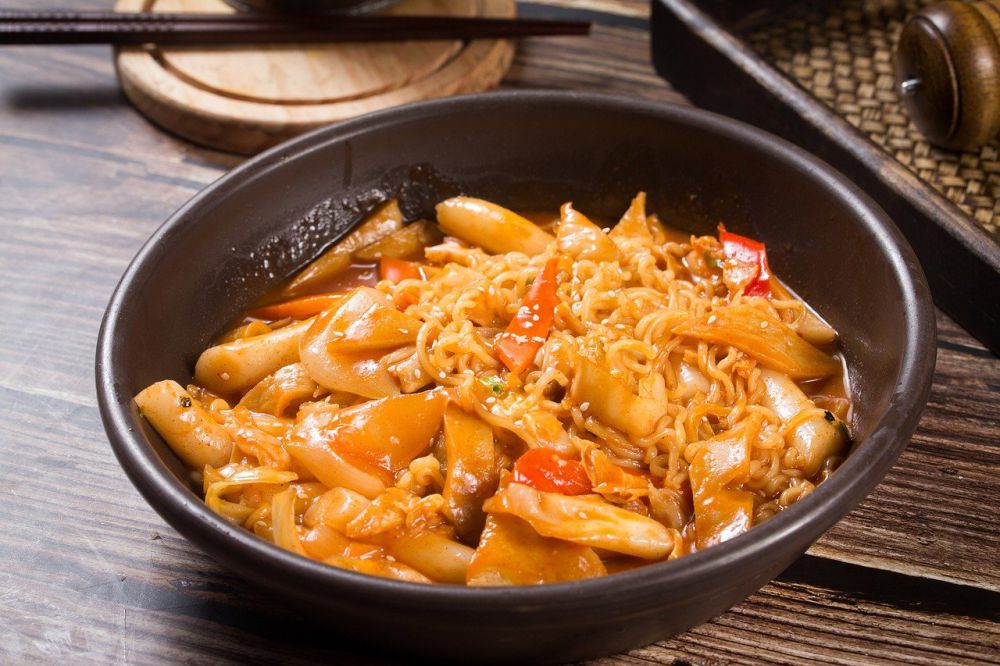 5 Tips Membuat Rabokki, Camilan Korea yang Menggoyang Lidah