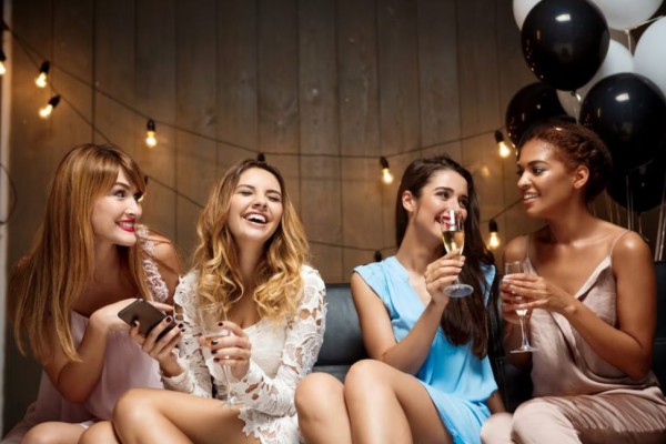 5 Cara Mudah Mencari Teman saat Berpindah di Kota Baru