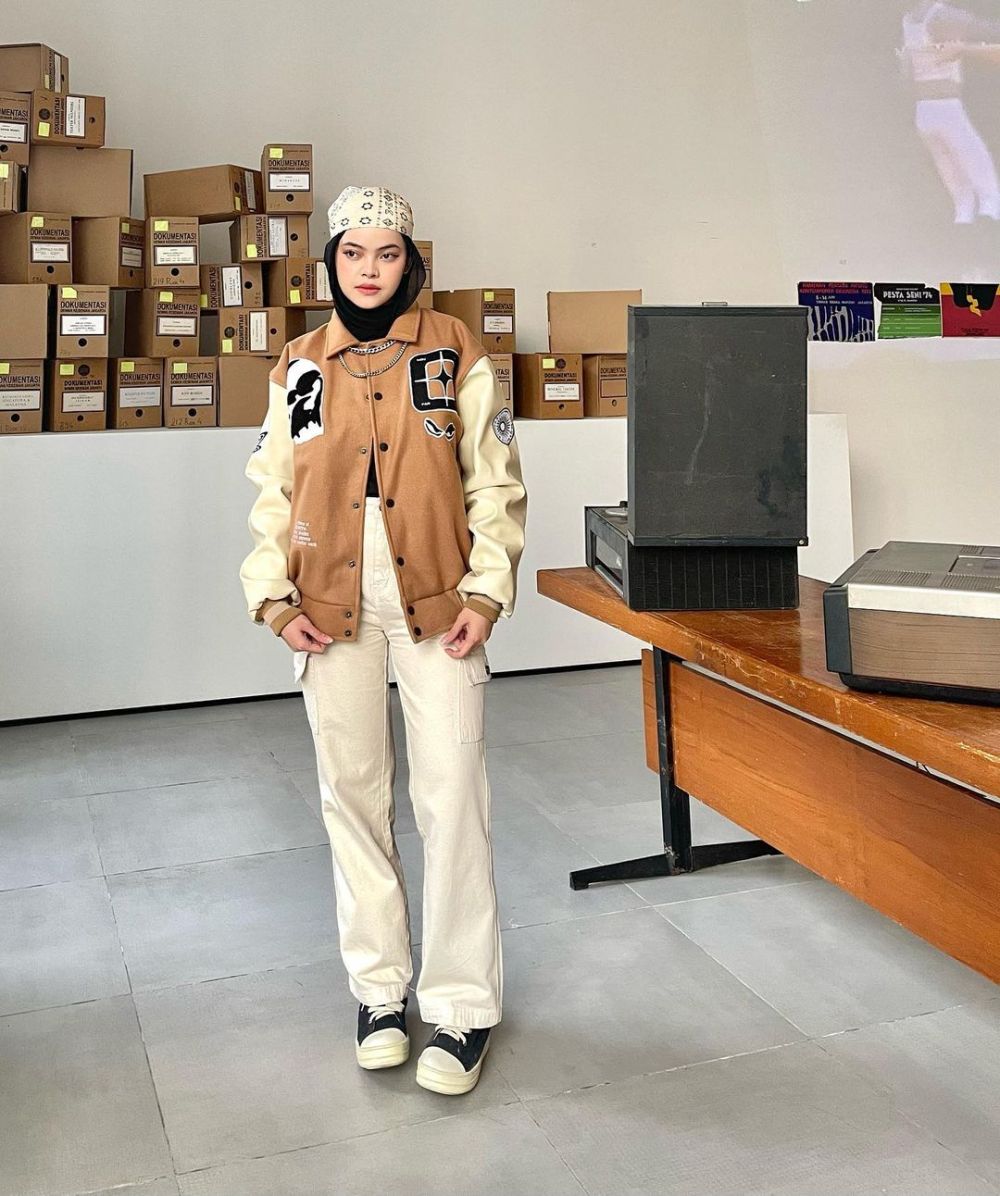 9 Padu Padan OOTD Hijab Boyish, Tampil Super Modis dan Trend