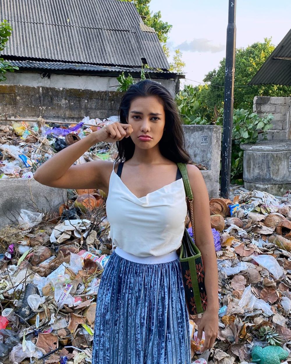 7 Potret Vina Sitorus, Juara Kedua Miss Universe Indonesia