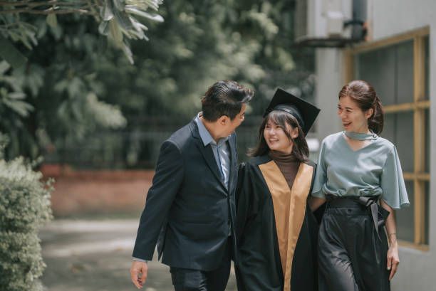 6 Sikap Bijak Hadapi Perbedaan Parenting dengan Orangtua 6 Sikap Bijak Hadapi Perbedaan Parenting dengan Orangtua