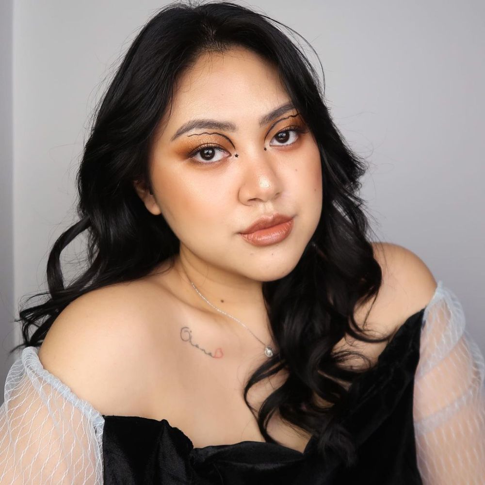 10 Inspirasi Eye Makeup ala Aveline Agnes, Cocok buat Konser