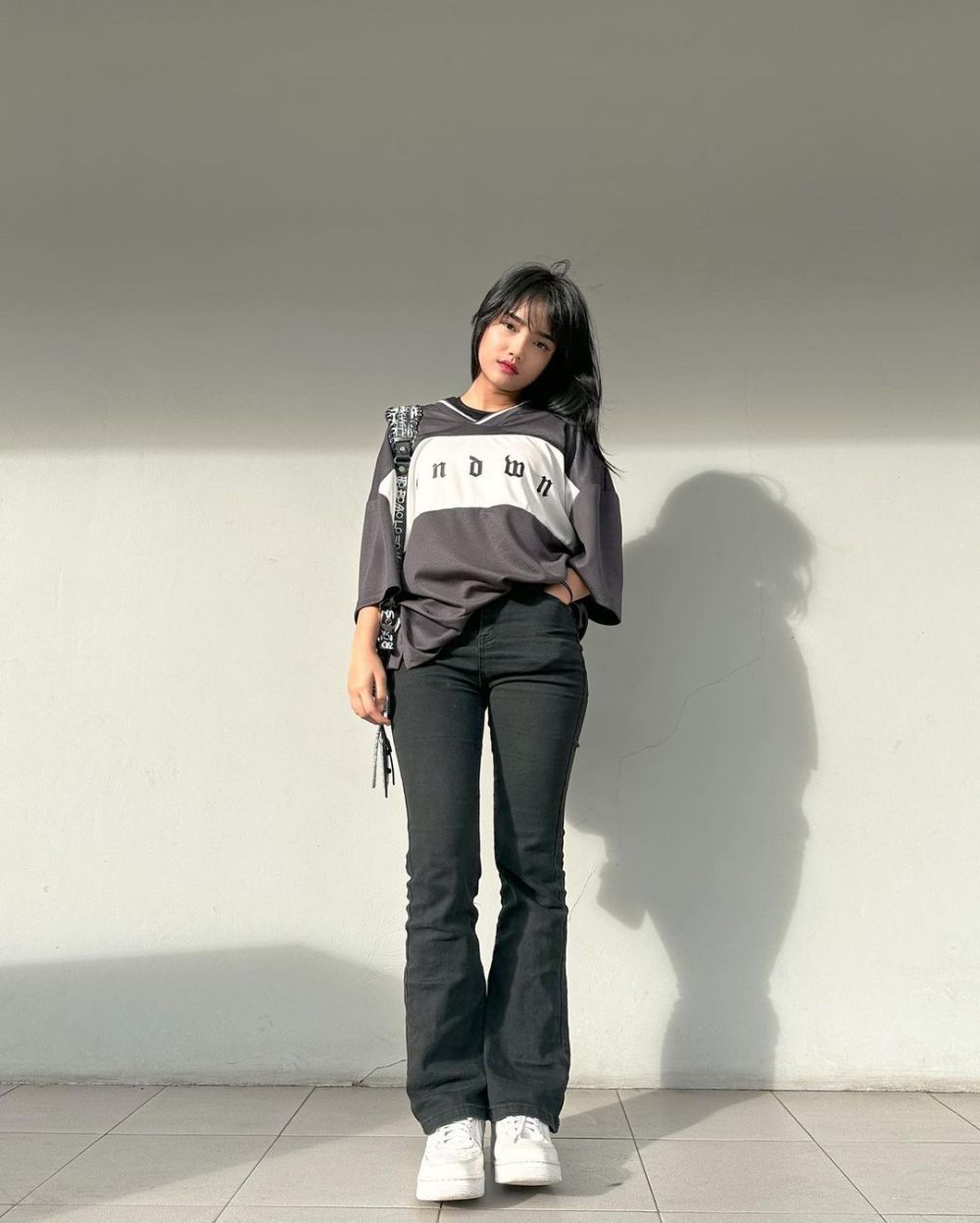 10 Inspirasi Outfit Monokrom ala Fujianti Utami, Anti Boring