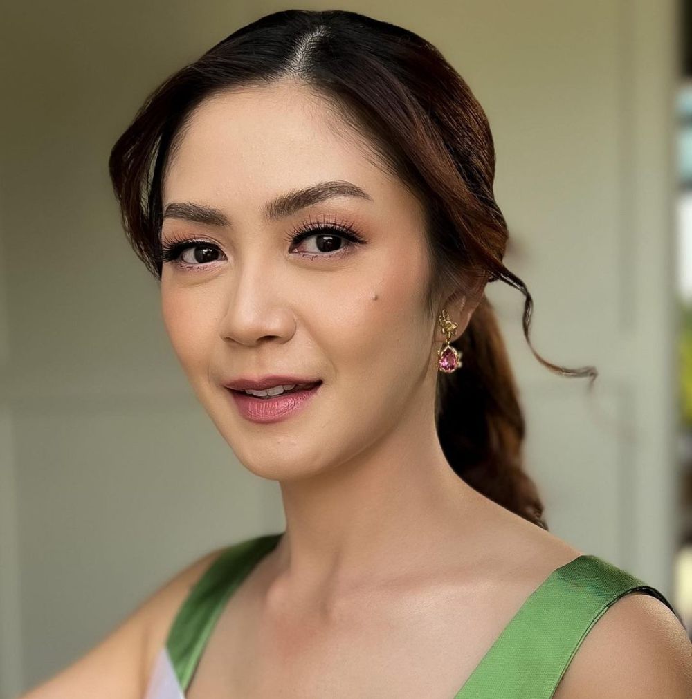10 Inspirasi Gaya Makeup Tyara Renata, Istri Surya Insomnia