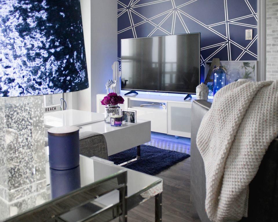 10 Ide Dekorasi Interior Warna Biru Navy yang Klasik